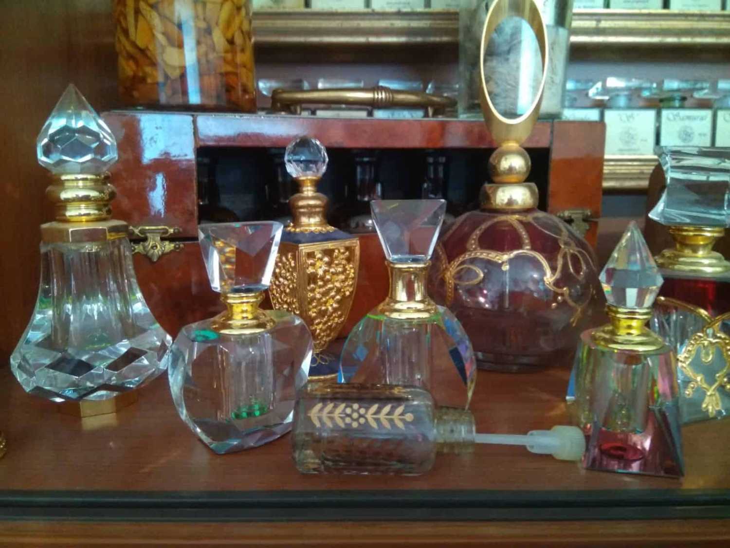 Life of Perfume - Stick applicators/Roll on vs Spray bottles - All ...