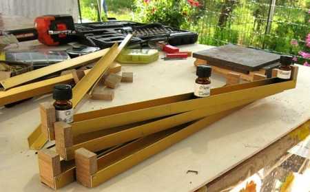 How to build a folding perfumer's organ - Essential Oils